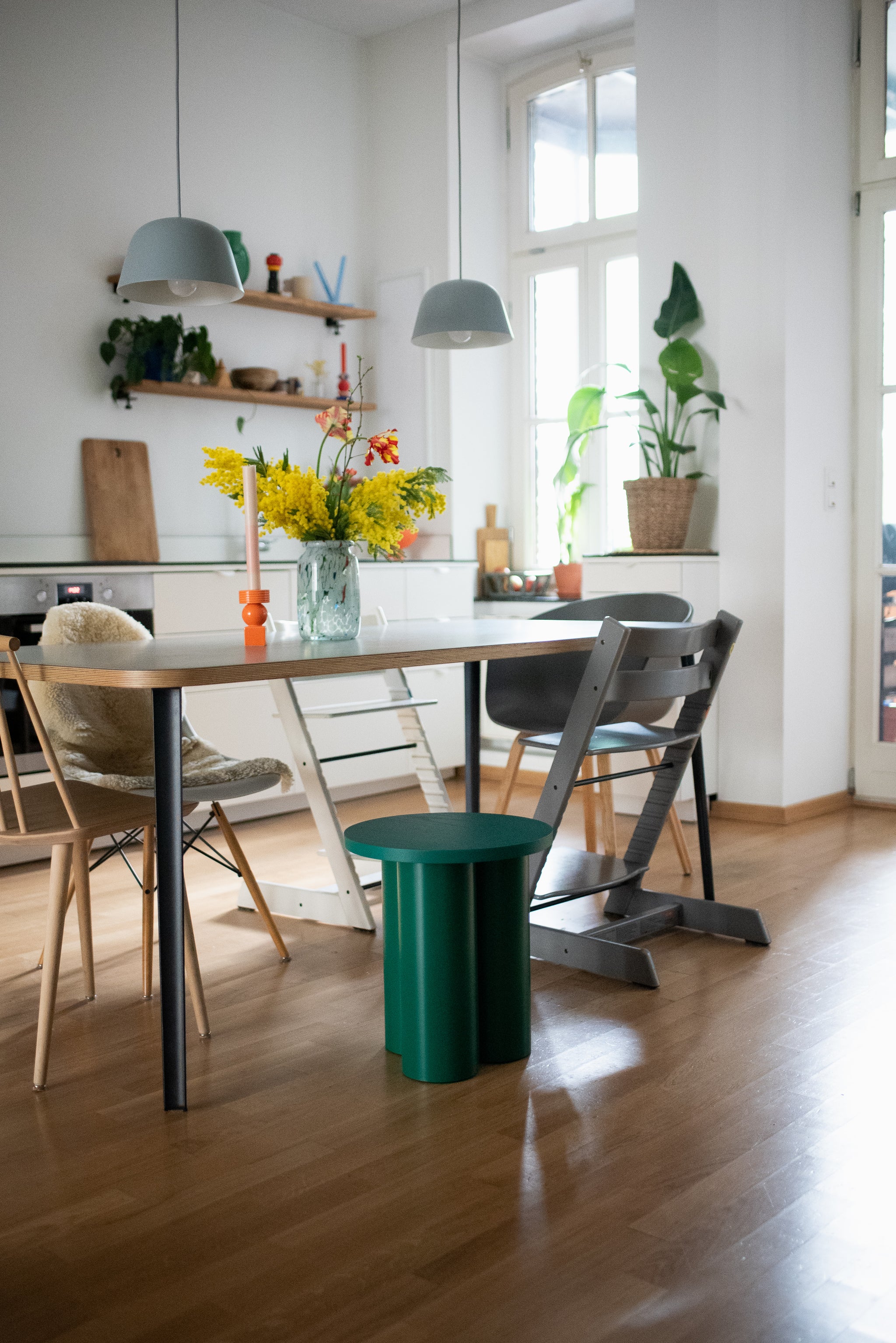 From intimate dinners to lavish feasts, modern dining room inspiration