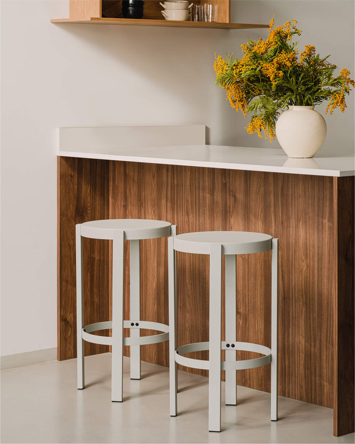 Doon Bar Stool - 65 cm - modern steel kitchen stool in red - noo.ma