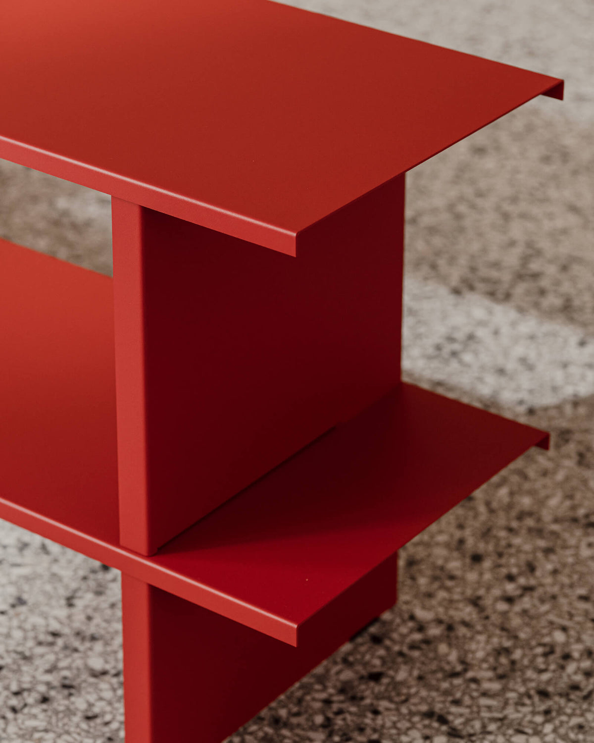Hes Shelving Unit - low red steel shelf for living room - noo.ma