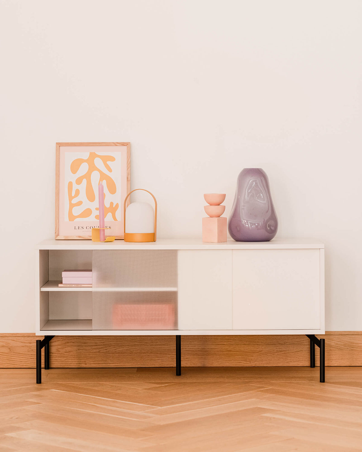 Met Mini TV Stand - simple small red TV unit with storage - noo.ma